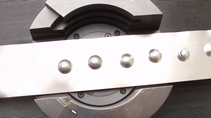 ISO 20482: Tiefungsversuch nach Erichsen | ZwickRoell